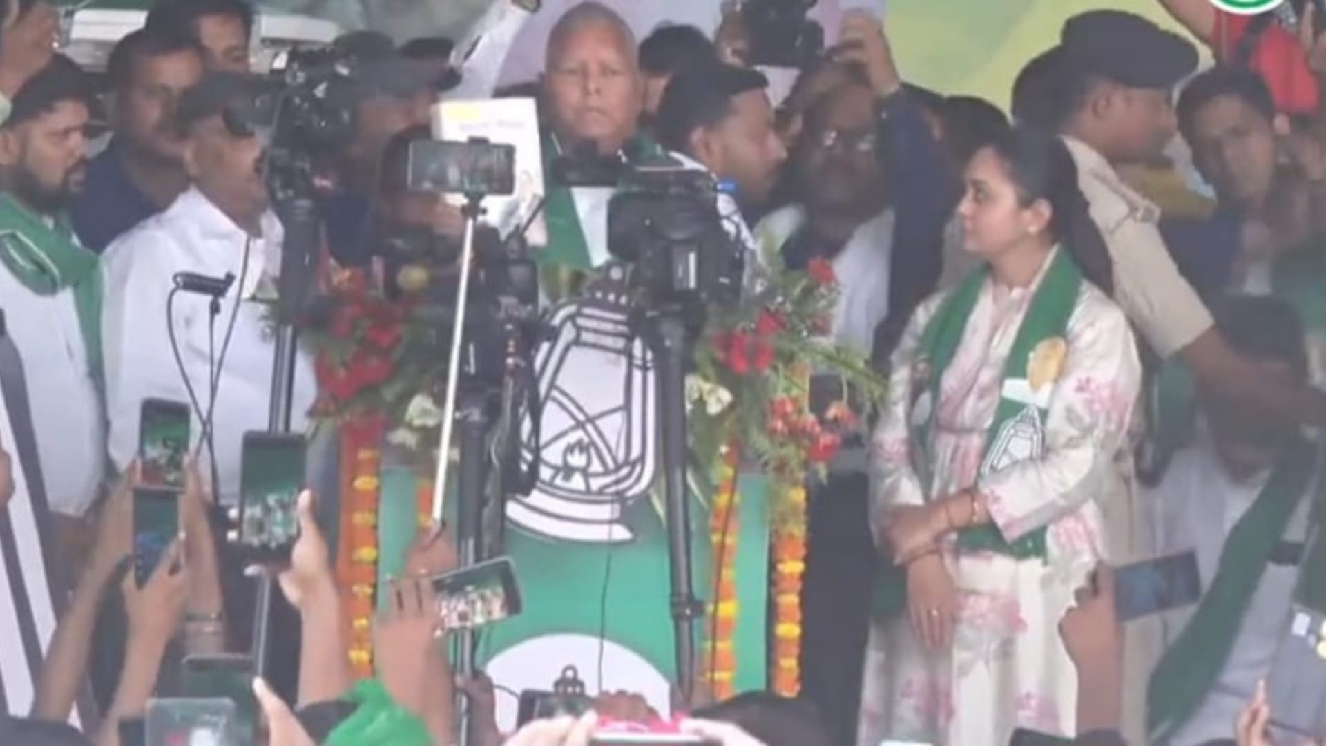 Lok Sabha: Rohini Filed Nomination Rjd Party Lalu Yadav Tejaswi Yadav Sung A Song Narendra Modi ...