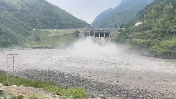 Water Can Be Released From Pandoh Dam Any Time Management Issued Alert Amar Ujala Hindi News