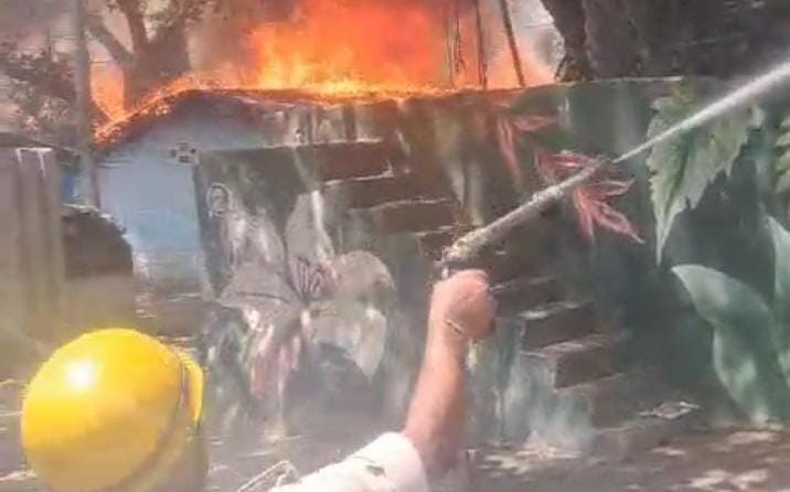 Bihar News :बांस घाट और गोलघर के पास आग से पटना में अफरातफरी; सिलेंडर ...