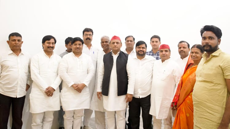 Up Politics:सपा के पूर्व विधायक ने की घर वापसी, भाजपा का दामन छोड़ ...