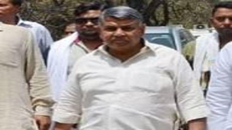 Bjp Mla From Fatehpur Assembly Of Agra Chaudhary Babulal Made Serious Allegations Against Drm ...