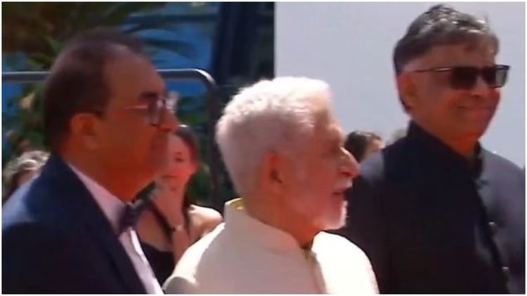 Naseeruddin Shah Ratna Pathak Along With Prateik Babbar Walked The ...