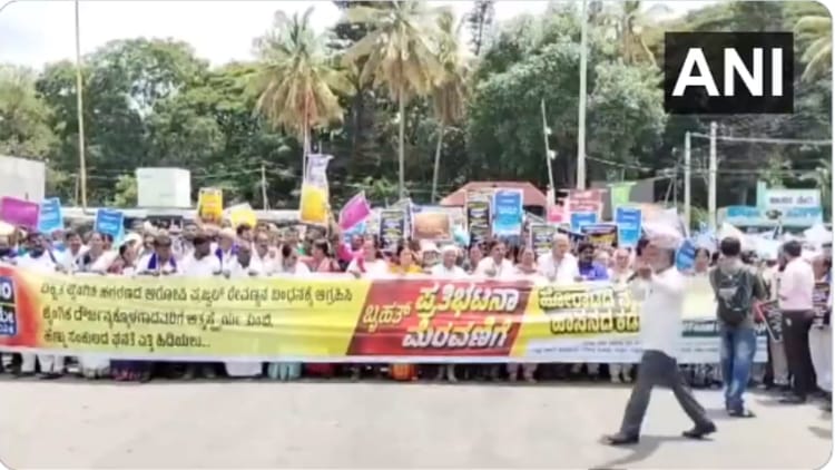 Karnataka:प्रज्ज्वल की गिरफ्तारी और पीड़ितों को इंसाफ की मांग, सड़क पर ...