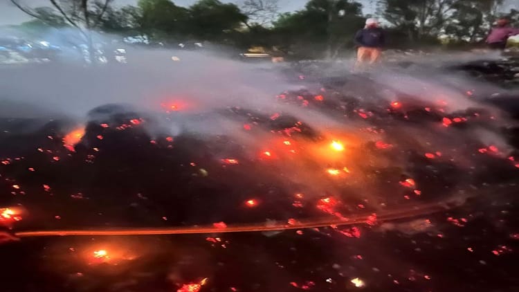 Aligarh News:एटूजेड प्लांट कूड़े के ढेर में फिर लगी आग, अब लगेंगे चारों ...