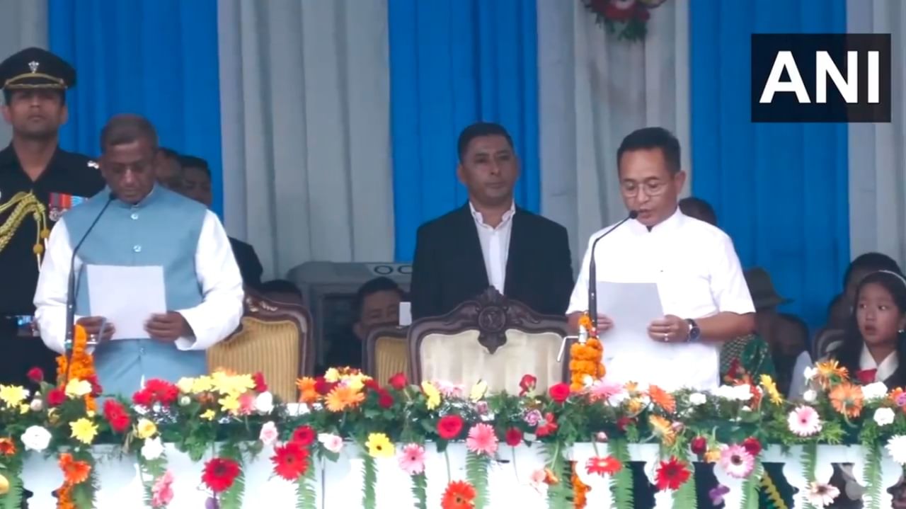 Prem Singh Tamang Sworn In As Chief Minister Of Sikkim - Amar Ujala Hindi News Live - Sikkim ...