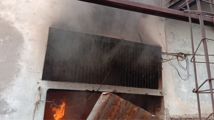 Varanasi News: Huge Fire In Factory, Fire Brigade And People Made Great ...