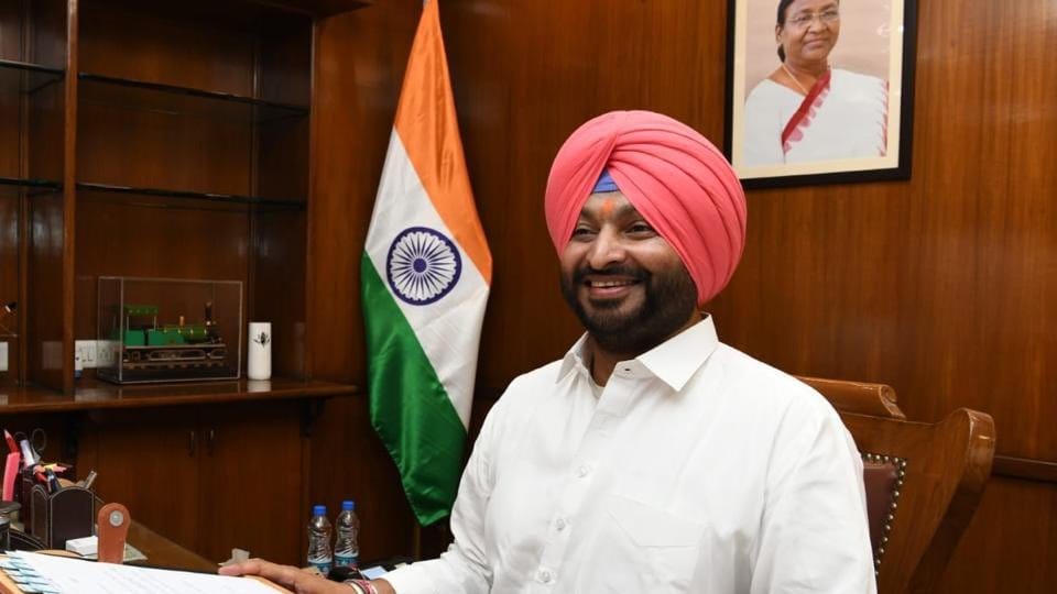 Minister Ravneet Bittu Showed Leniency On Release Of Bandi Singh - Amar ...