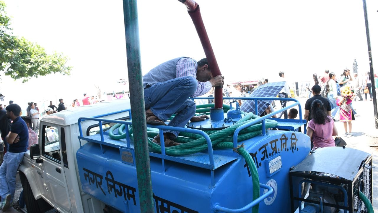 Water Crisis In Shimla Leaders And Officers Are Filling Their Tanks ...