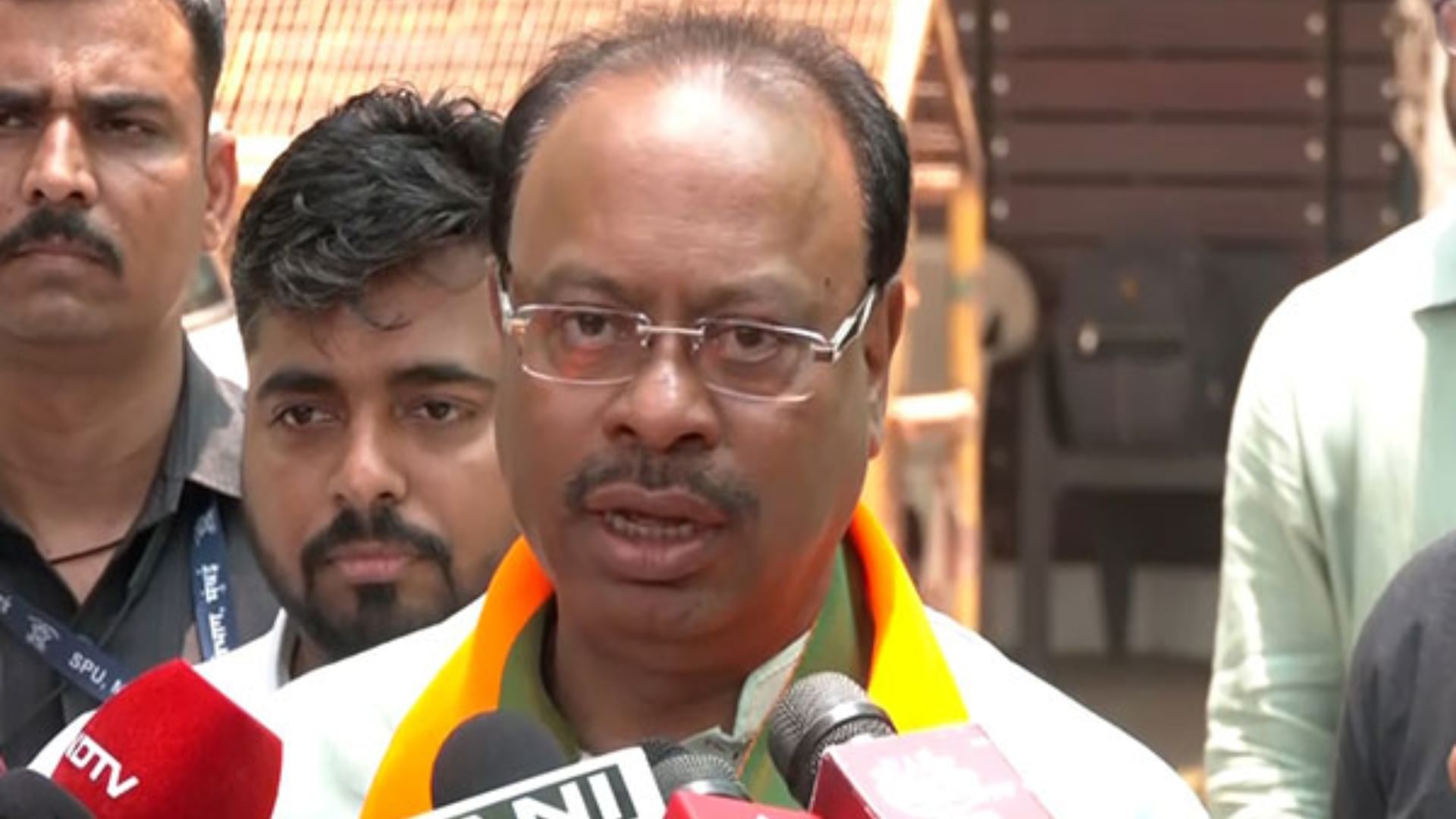 Sharad Pawar, Uddhav Thackeray Are `assassins' Of Maratha Quota: Bawankule - Amar Ujala Hindi ...