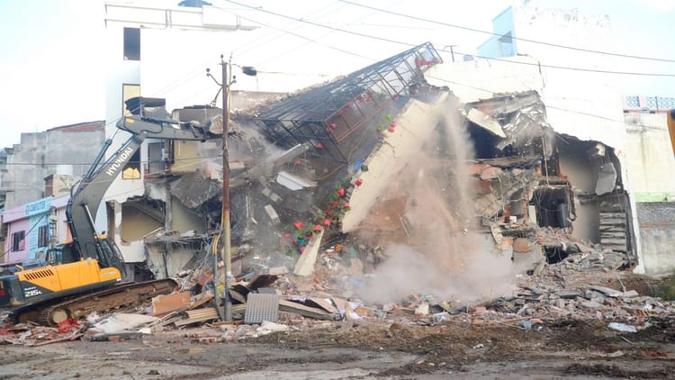 Inside Story Of Bareilly Firing Case Influence Of Two Families Was ...