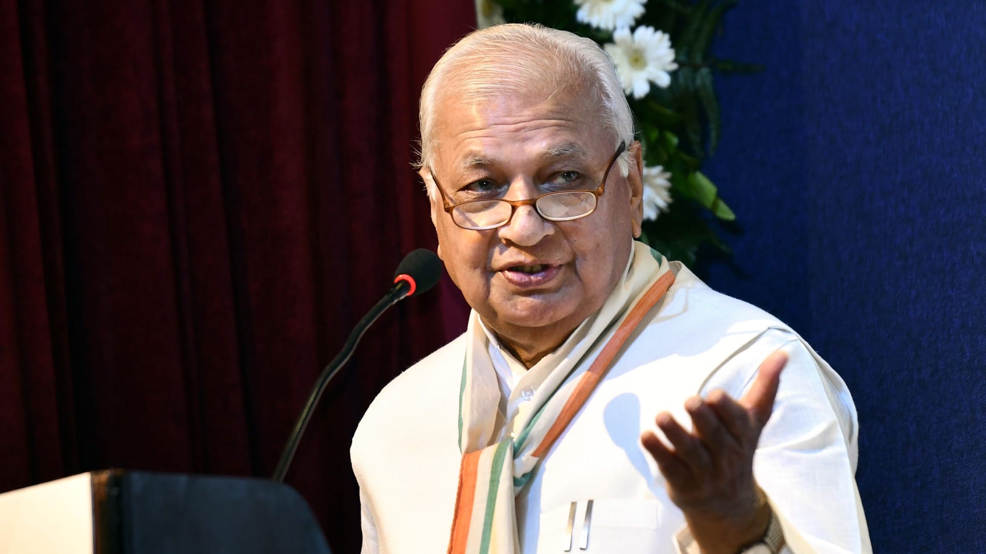 Arif Mohammad Khan Leaves Kerala To Take Charge As Bihar Governor ...