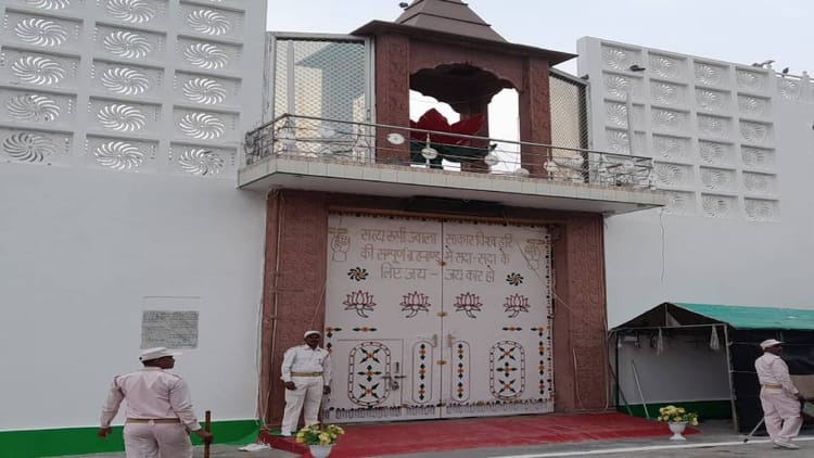 Hathras Case News Baba Ashram Run By Only Sevadars Bhole Baba Has Not ...