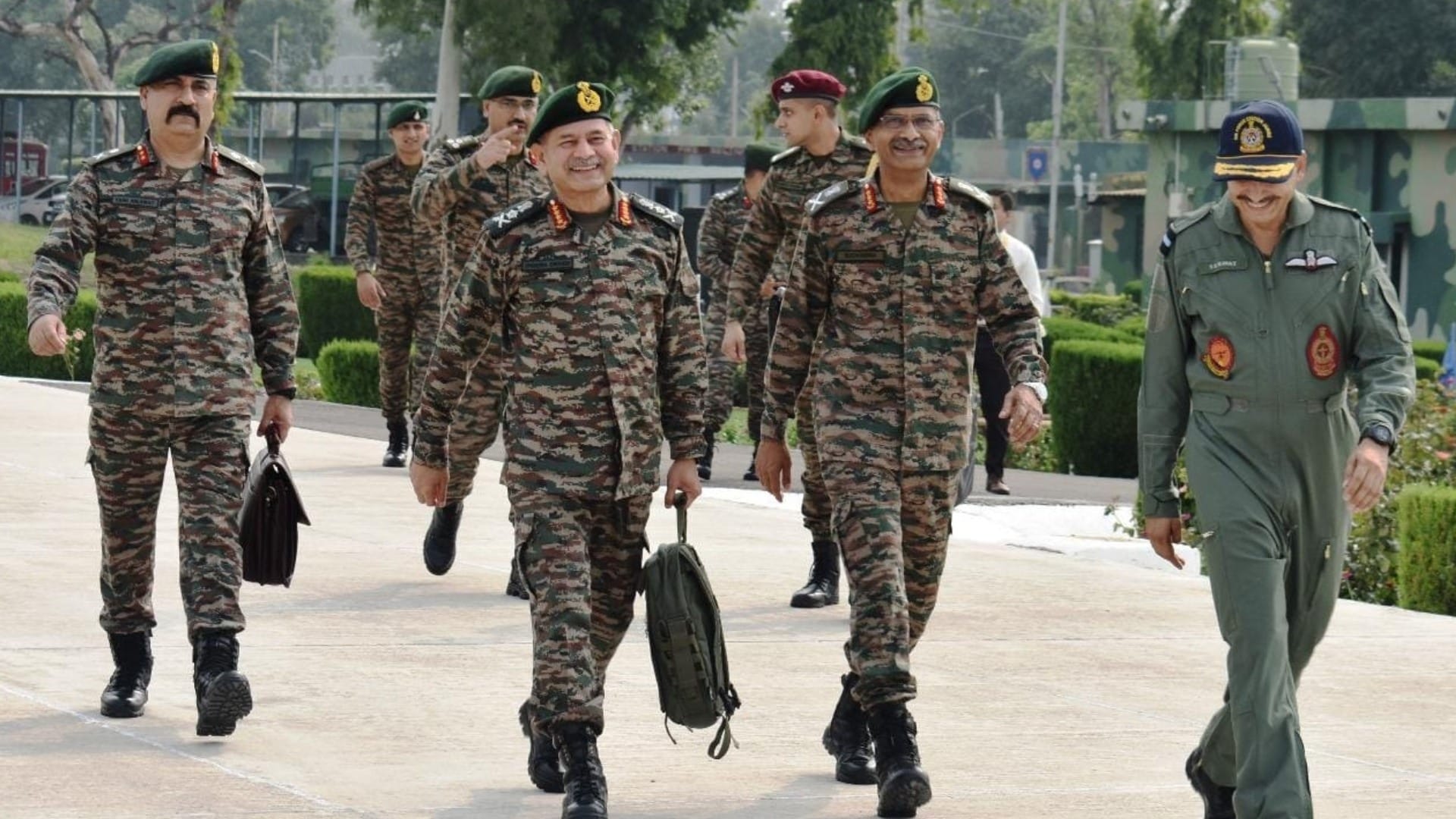 Indian Army Jag Entry 2025:सेना में कानून स्नातकों की भर्ती, 35वीं ...