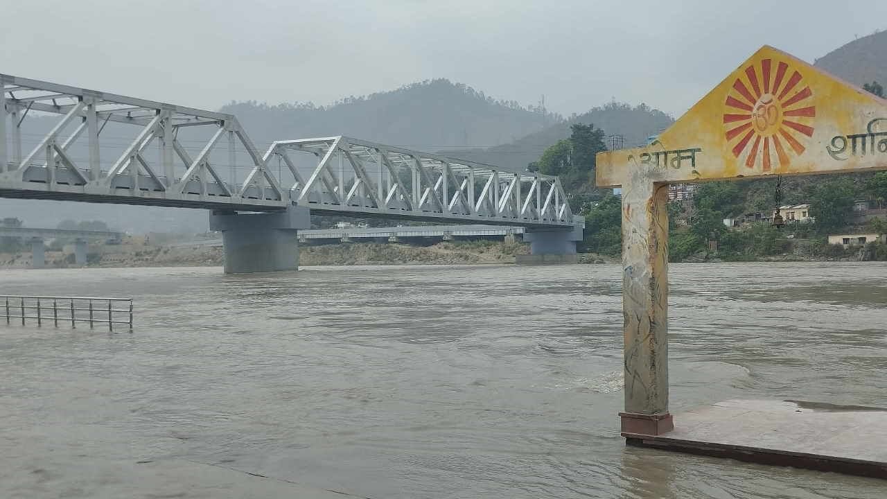 Ganga Flowing Only 85 Cm Below The Warning Line Rishikesh Uttarakhand News In Hindi - Rishikesh ...