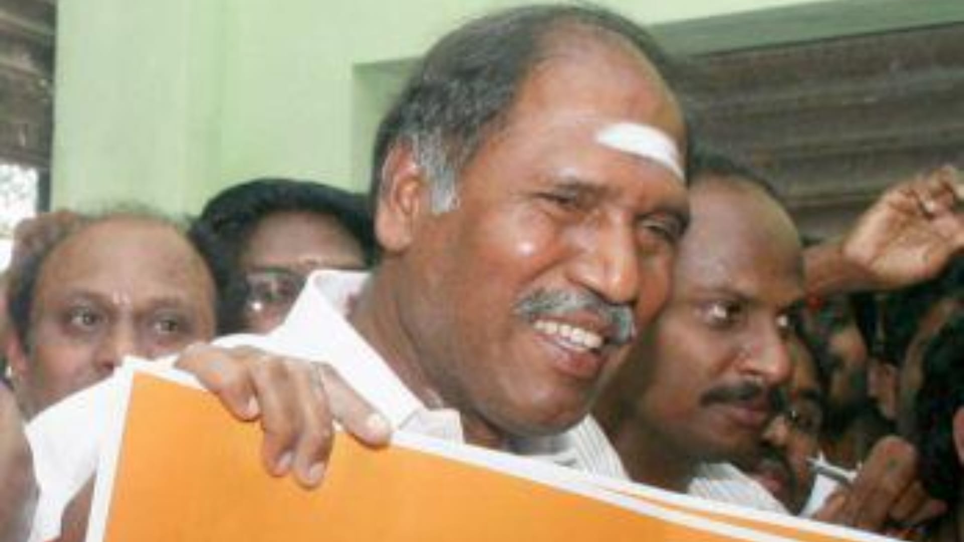Puducherry Cm Rangasamy Shopkeepers Says Will Have To Display Their ...