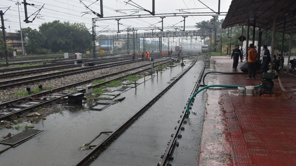 Railways: Ac Coaches Reduced Sadbhavna And Suheldev Express, Additional ...