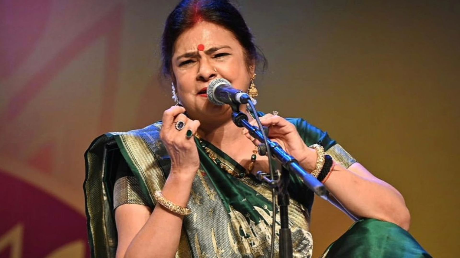 Malini Awasthi Famous Indian Folk Singer Angry With Mirzapur Heeramnadi ...