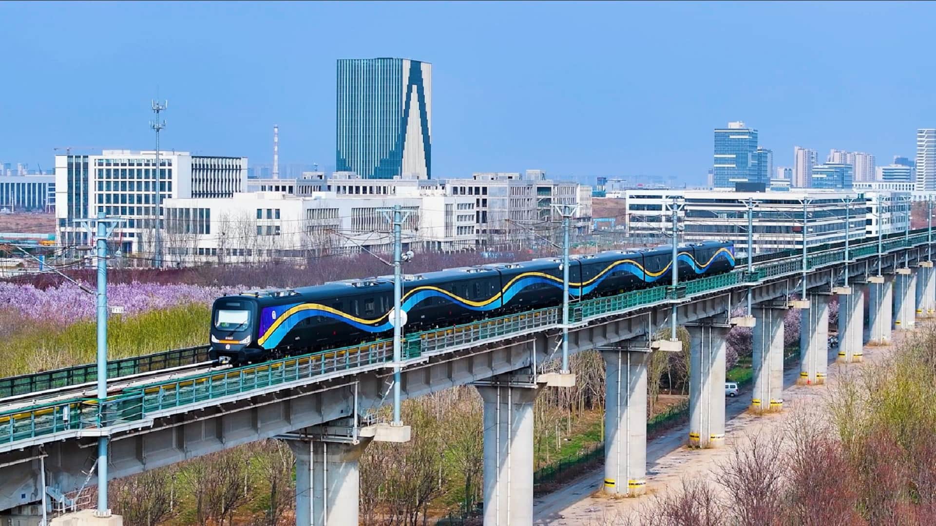 China Makes First High-speed Carbon Fiber Passenger Train In History ...