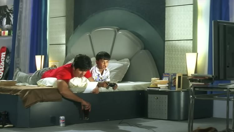 Vivah Cute Kid Has Grown Up Now After 18 Years Amey Pandya Looks Like ...