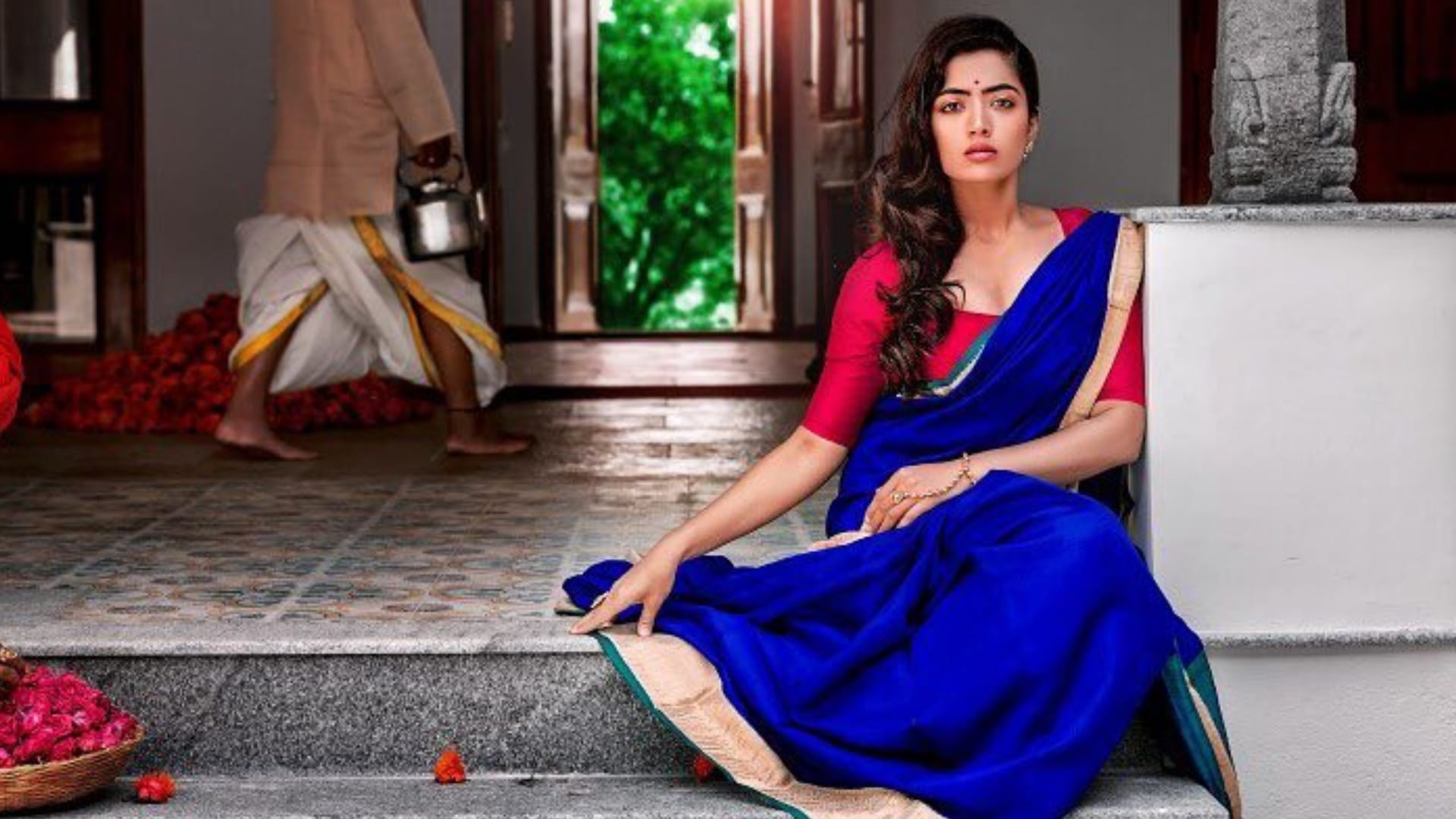 Saree Styling Tips:मैचिंग ब्लाउज का गया जमाना, जानें किस रंग की साड़ी ...