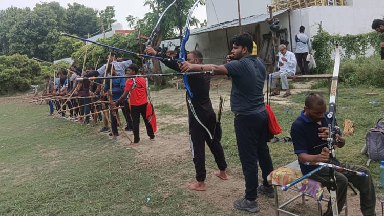 Players Played A Friendly Archery Match Expressed Happiness Over Indian ...