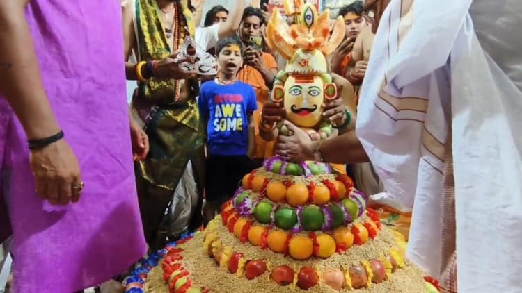Sawan:बाबा गरीबनाथ का महा श्रृंगार और महा आरती देख भाव विभोर हुए ...