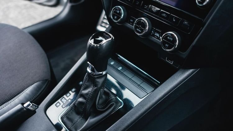 What Is Use Of Neutral Gear In Automatic Transmission Cars - Amar Ujala ...