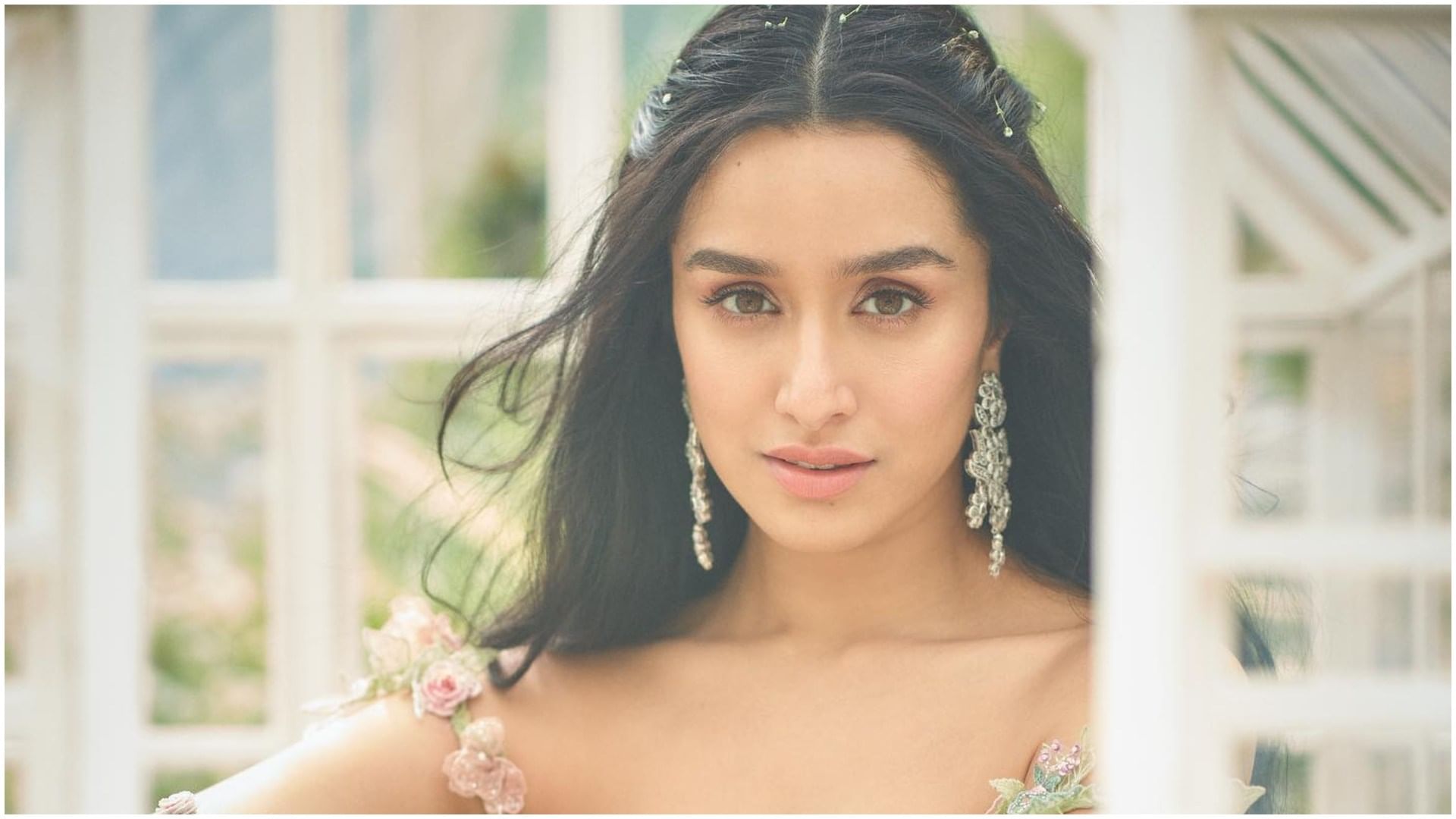 Stree 2 Fame Shraddha Kapoor Sea Facing Lavish House In Mumbai Inside Photos - Amar Ujala Hindi ...