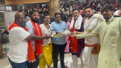 Ujjain Mahakal:सोमवती अमावस्या पर हुआ बाबा महाकाल का भव्य शृंगार, गले ...
