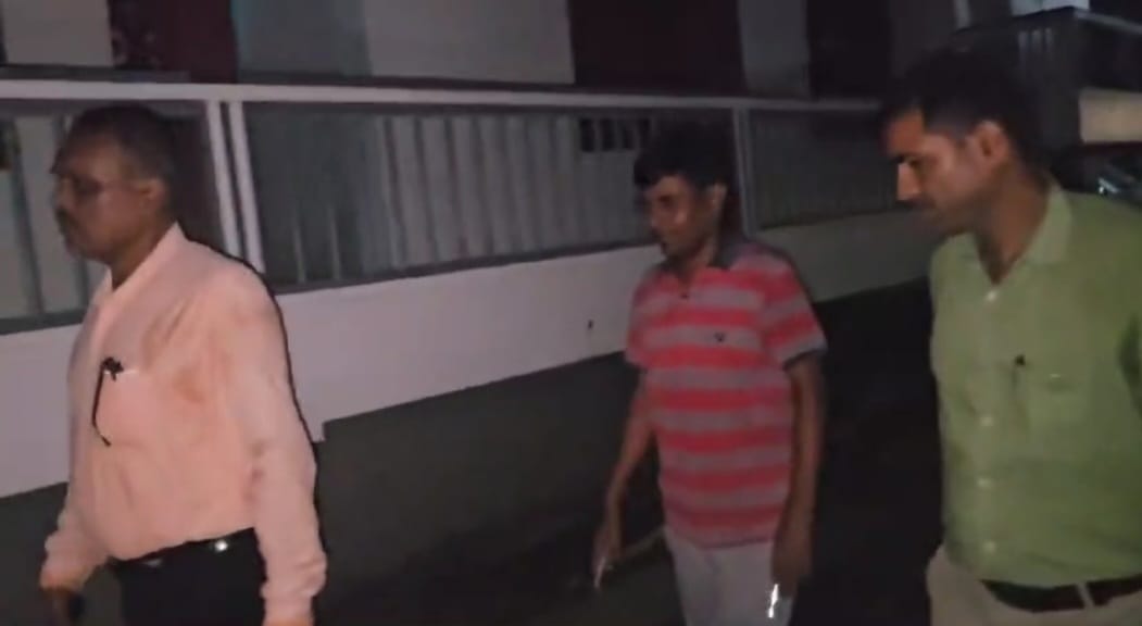 Bihar News : Gad Bihar News Maharajganj Siwan Dclr Arrested After ...