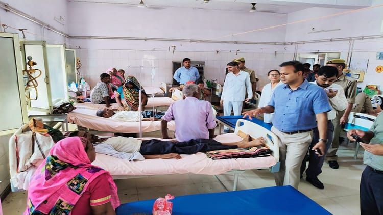 Dm Ravindra Kumar Inspected The District Hospital Bareilly - Amar Ujala Hindi News Live ...