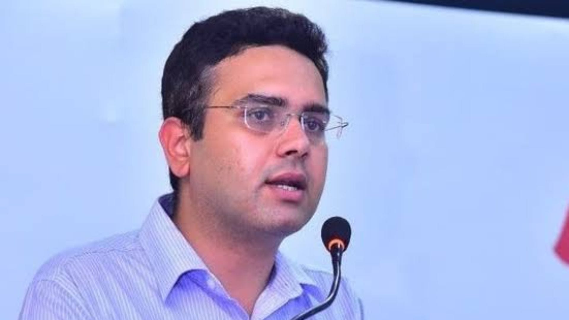 Ias Transfer In Up:नवनीत सिंह चहल बने आजमगढ़ के नए जिलाधिकारी, इन जिलों ...