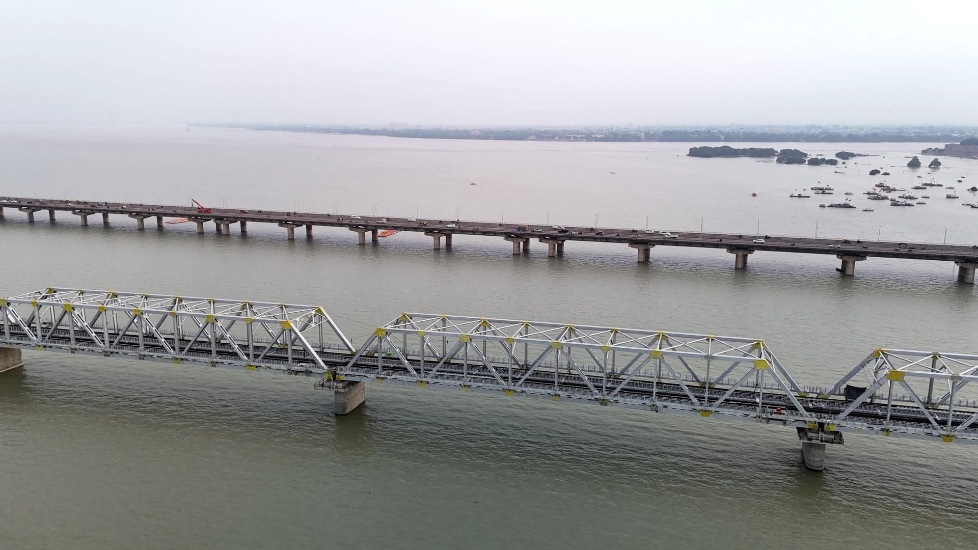 Flood Update :गंगा और यमुना का जलस्तर स्थिर होने के बाद अब सहायक नदियां ...