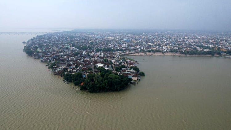 Flood Update :गंगा और यमुना का जलस्तर स्थिर होने के बाद अब सहायक नदियां ...