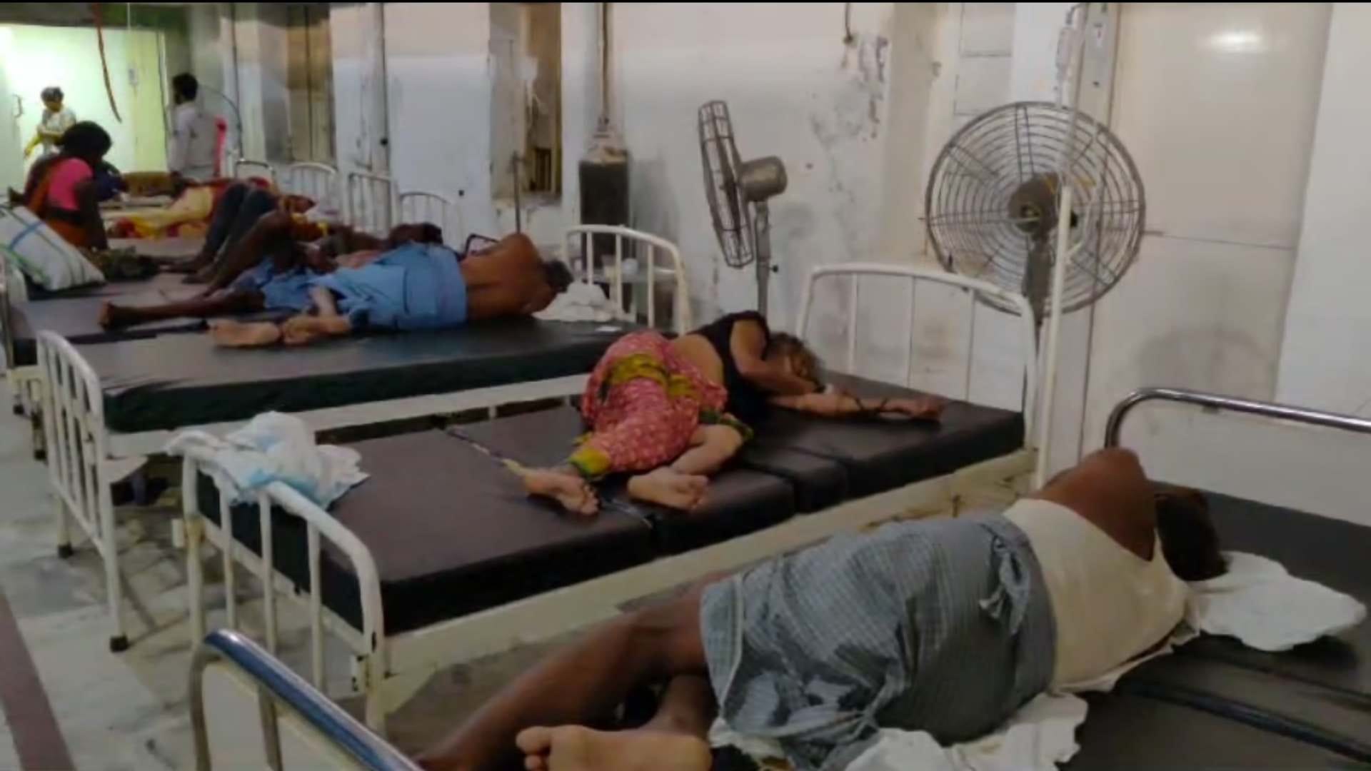 Food Poisoning :घर में बने रसगुल्ले खाने से चार लोग बीमार; Phc में ...