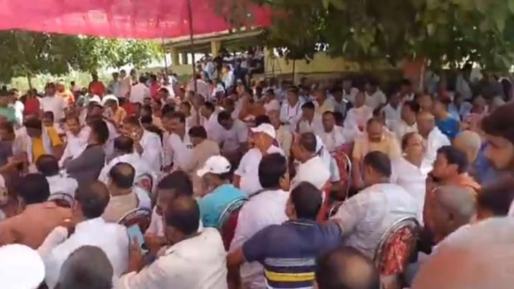 Bihar News: Vaishali Mp Veena Devi's Son Rahul Raj's Last Rites ...