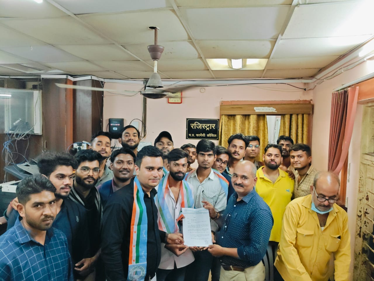 Mp:फार्मेसी काउंसिल में छात्रों को रजिस्ट्रेशन के लिए महीनों करना पड़ ...