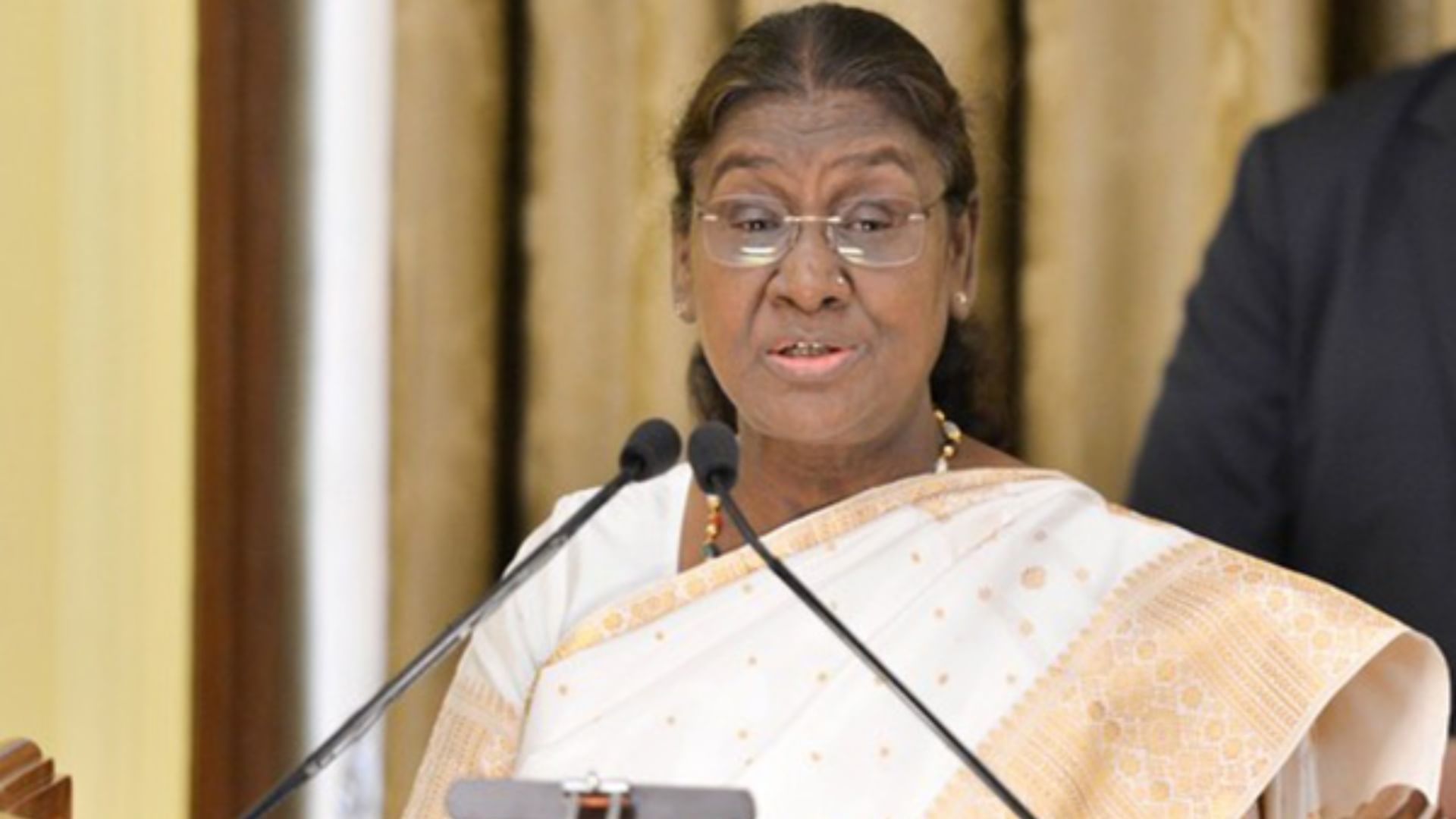 President Murmu Praised The Teachings Of Buddhism, Said- It Is Very ...