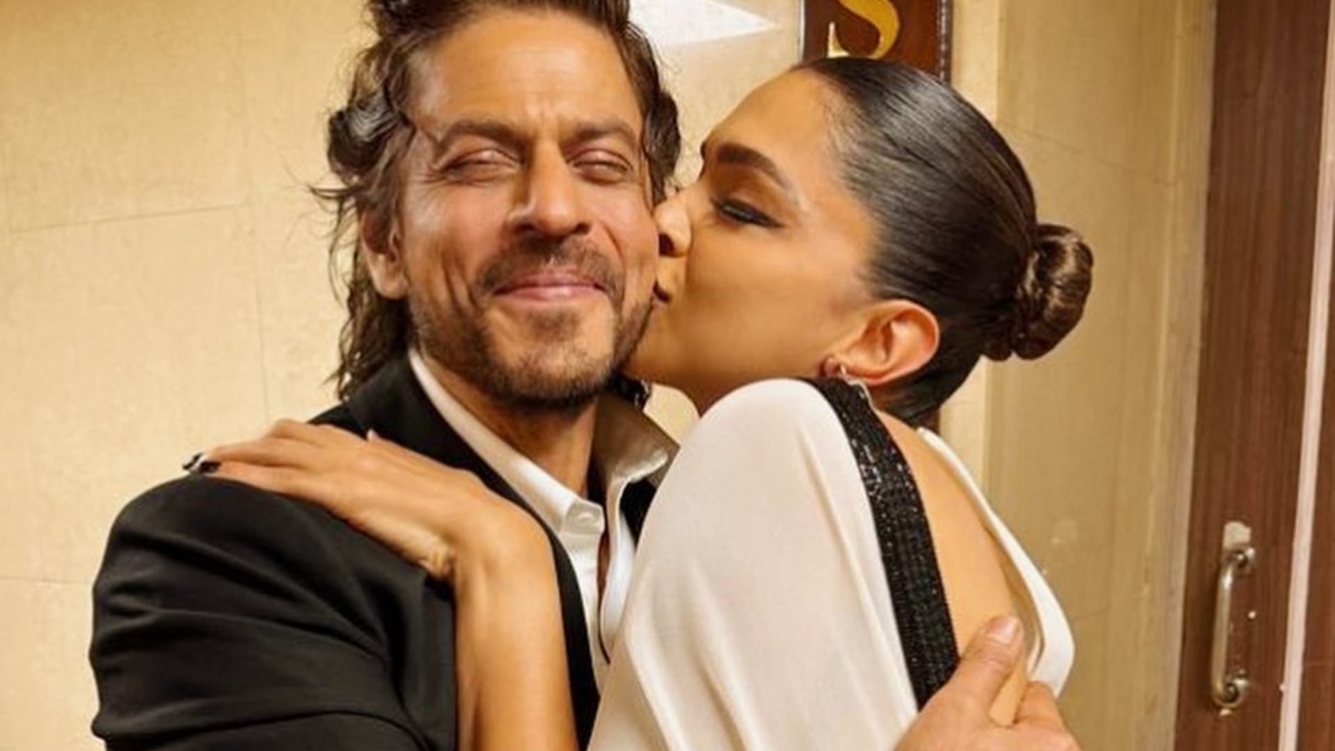 Deepika Padukone To Play A Key Role In Shah Rukh Khan King Details ...