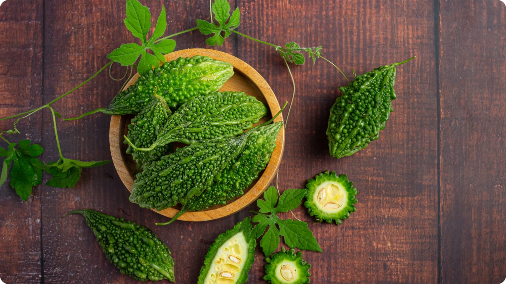 Bitter Gourd Benefit:स्वाद में कड़वा होने के बावजूद सेहत के लिए ...