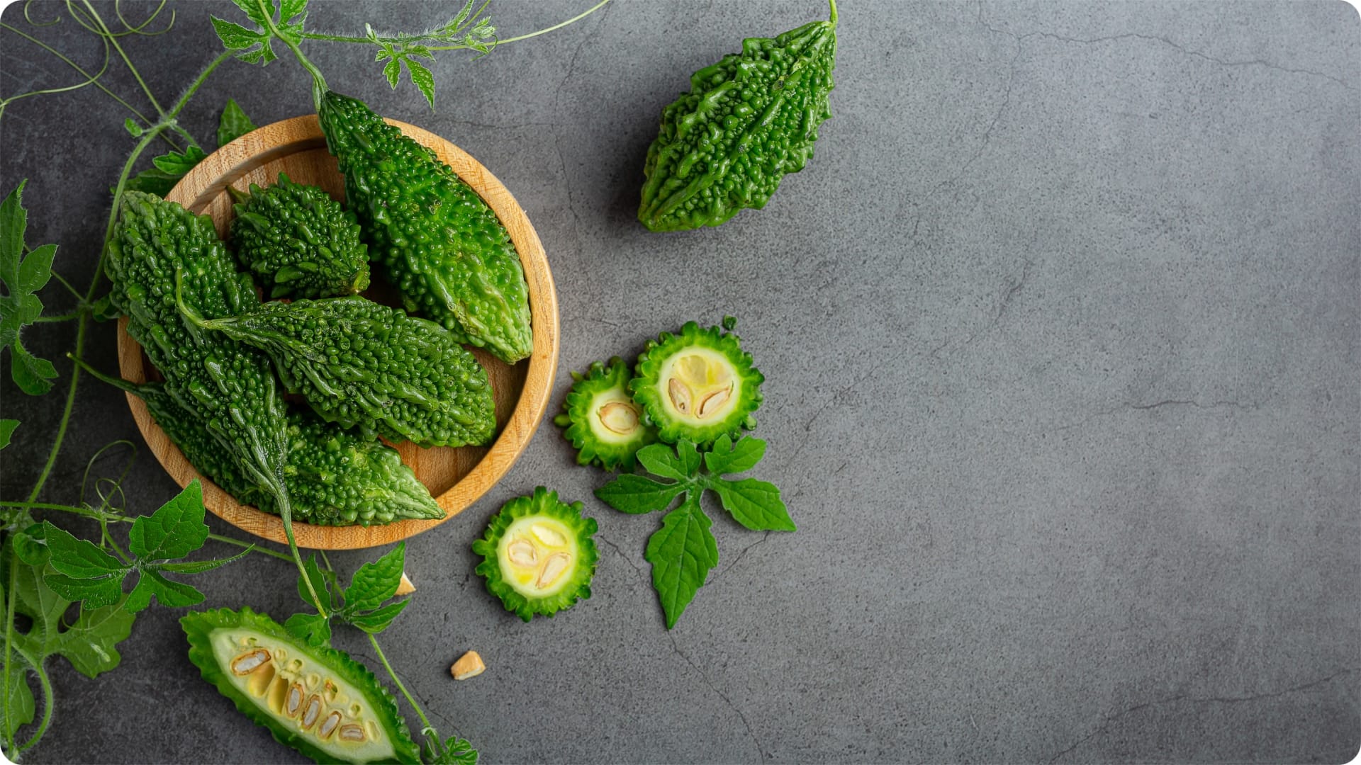 Bitter Gourd Benefit:स्वाद में कड़वा होने के बावजूद सेहत के लिए ...