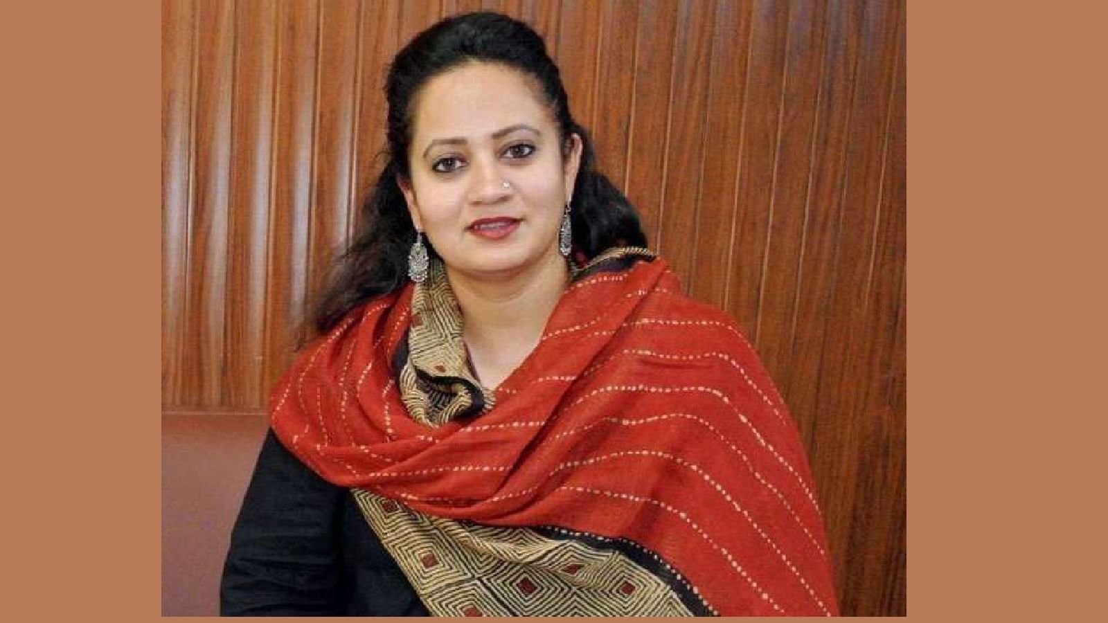 Rewari:हरियाणा की मंत्री आरती राव सरोगेसी से बनीं सिंगल मदर, नाना की ...