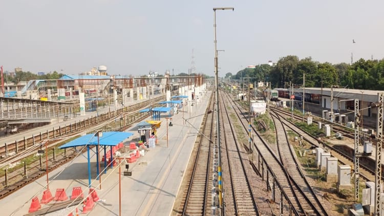 Prayagraj Junction :पहली बार जंक्शन पर नहीं हुई ट्रेनों की आवाजाही ...