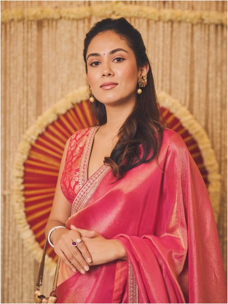 करवाचौथ पर पिंक साड़ी में बेहद खूबसूरत लगीं मीरा राजपूत