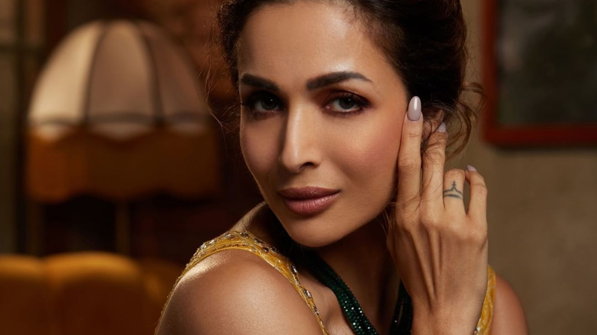 After Breakup With Arjun Kapoor Actress Malaika Arora Flaunts Her New Tattoo Sabr Shukr In ...