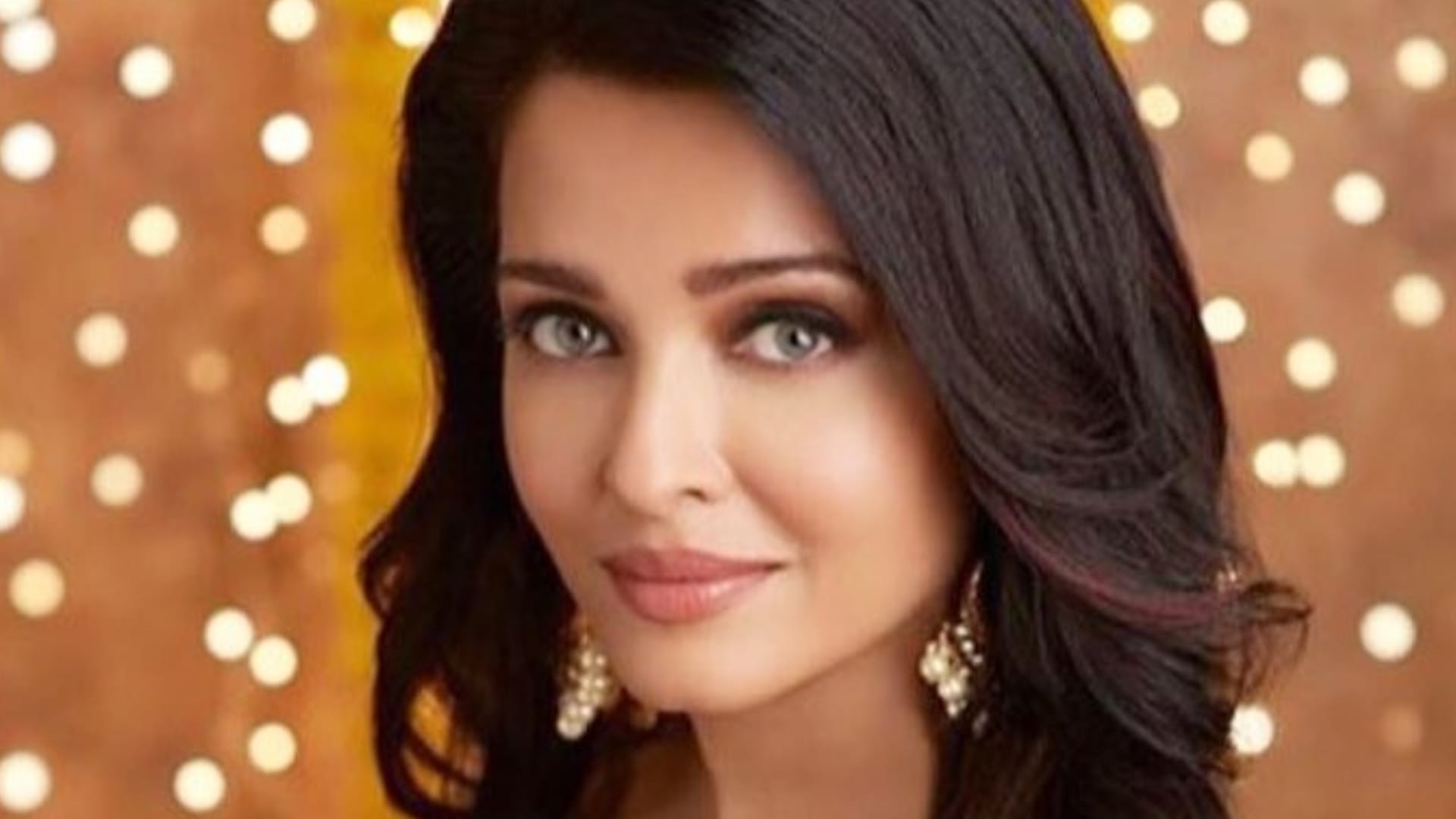 Aishwarya Rai Selfie With Makeup Artist Adrian Jacobs On Set Fans Get ...