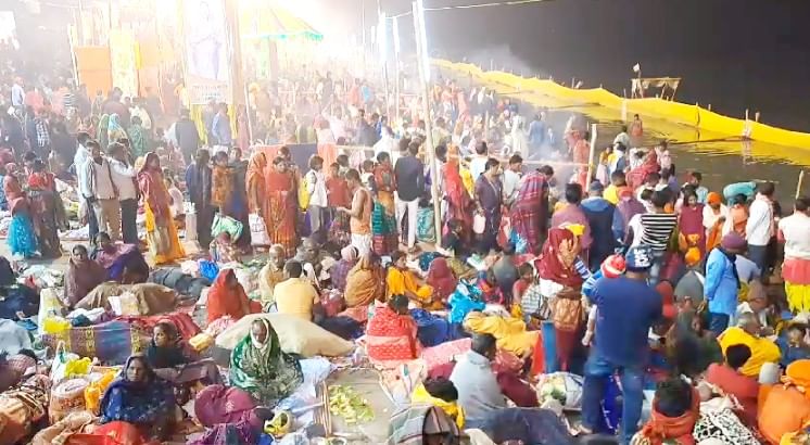 Kartik Purnima: World's Largest Ghost Fair Held At Kaunhara Ghat In ...