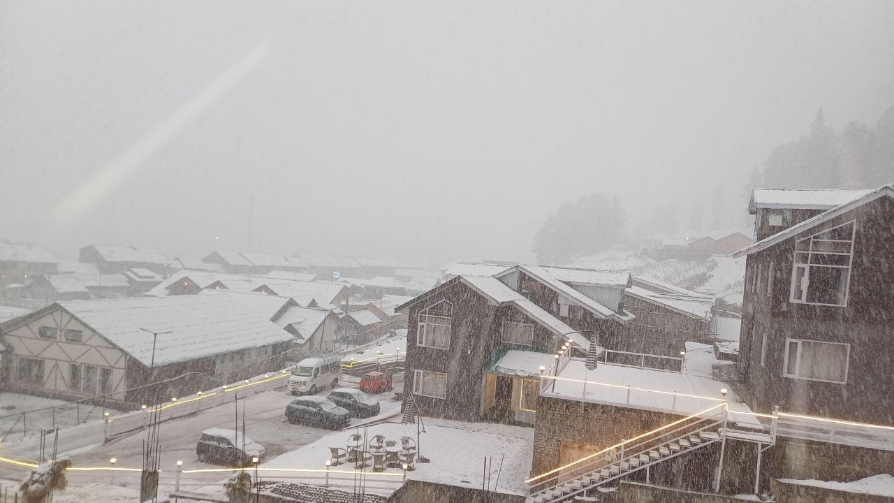 Jammu Kashmir Weather: Weather Changed In The Valley, Temperature Dropped Due To Snowfall In The ...