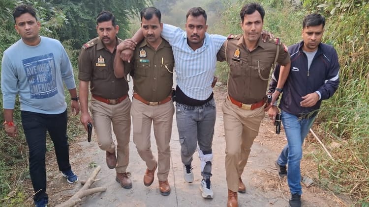 Chain And Mobile Looters Caught In Police Encounter - Amar Ujala Hindi ...