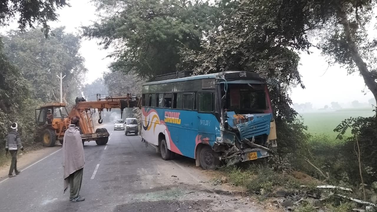 Up Accident Big Accident In Hardoi Bolero And Mini Bus Collide Many People Including Four Women ...